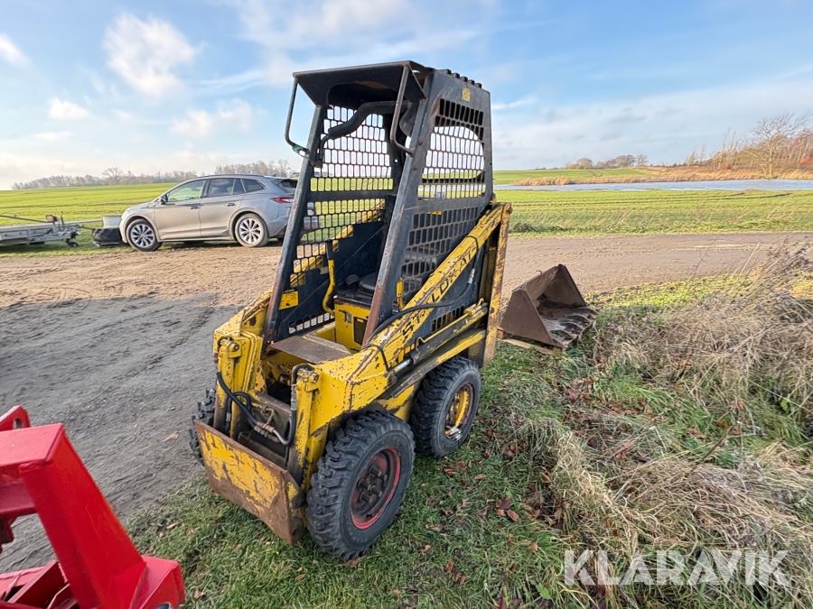 Skeedster læsser Prime-mover LS70 staldkat, Bornholm, Klarav
