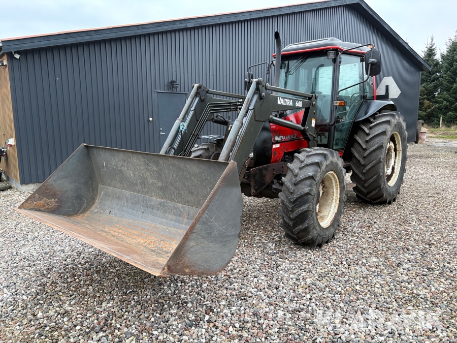 Traktor Valtra Valmet 900, Odsherred, Klaravik auktioner