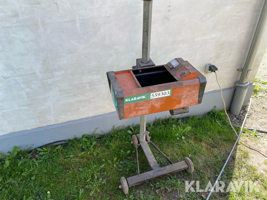 Apparat til justering af lygter., Favrskov, Klaravik auktion