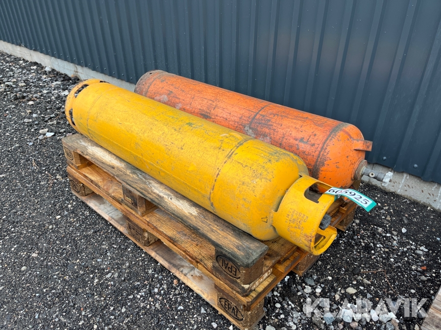 Gasflasker 2 stk store, Halsnæs, Klaravik auktioner