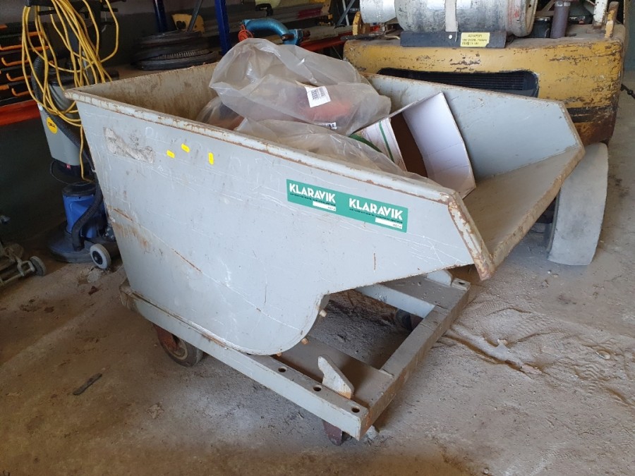 Klaravik Auktioner | Vippe container