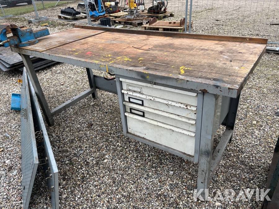Værkstedsbord og tavler, Holbæk, Klaravik auktioner